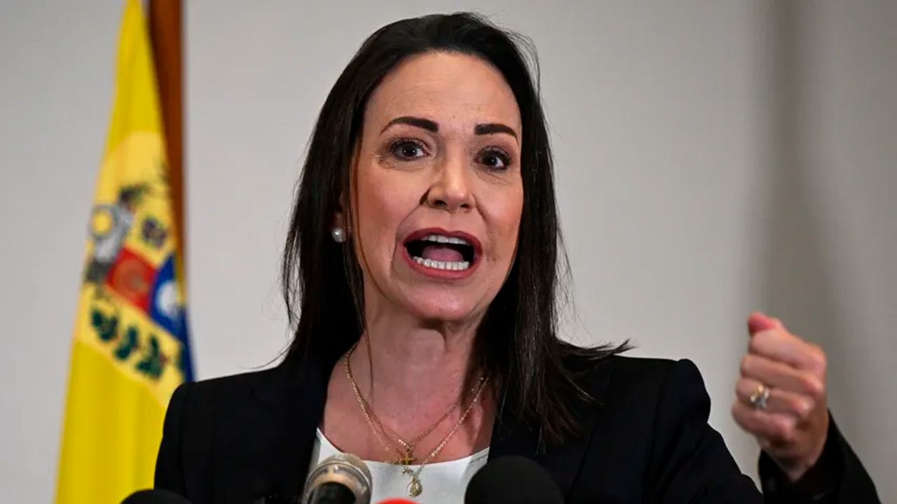 Elena Burgos Vuelve a Deslumbrar en la Pista del "Bailando 2023" | RED PAT