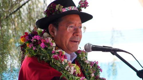 Presidente Arce Catacora entrega obras en Potosí y niega campaña ...