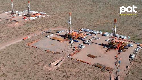 Firman préstamo histórico de $2.000 millones para construir oleoducto ...