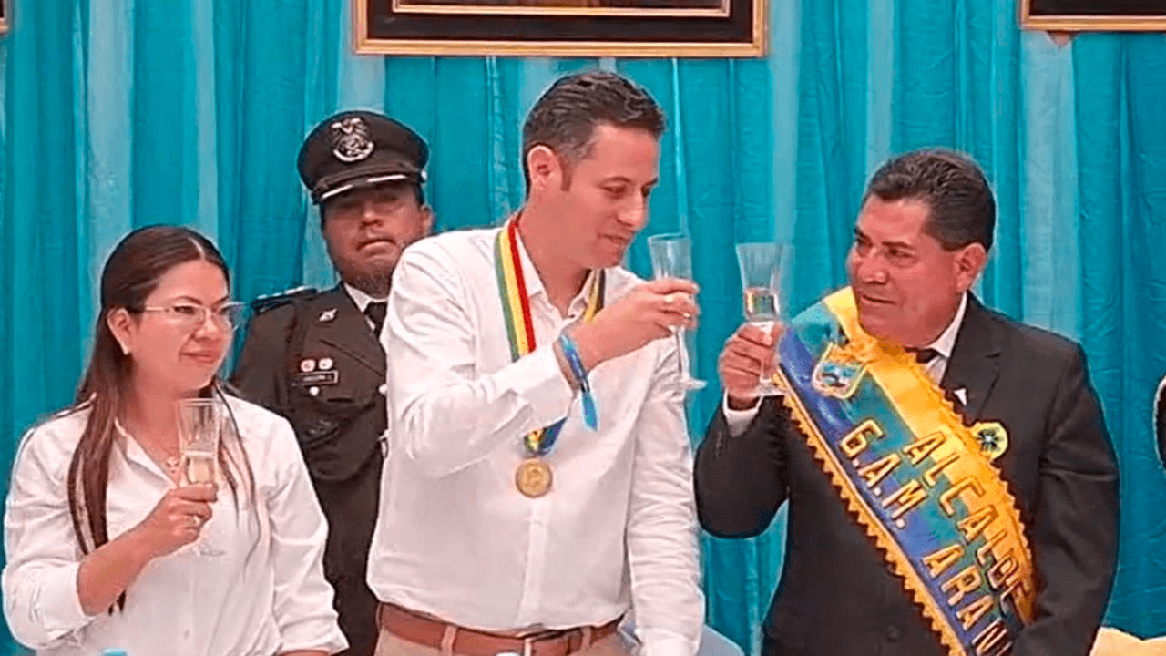 Santa Cruz: Felcn aprehende a chofer con 100 kilos de droga ocultos en ...